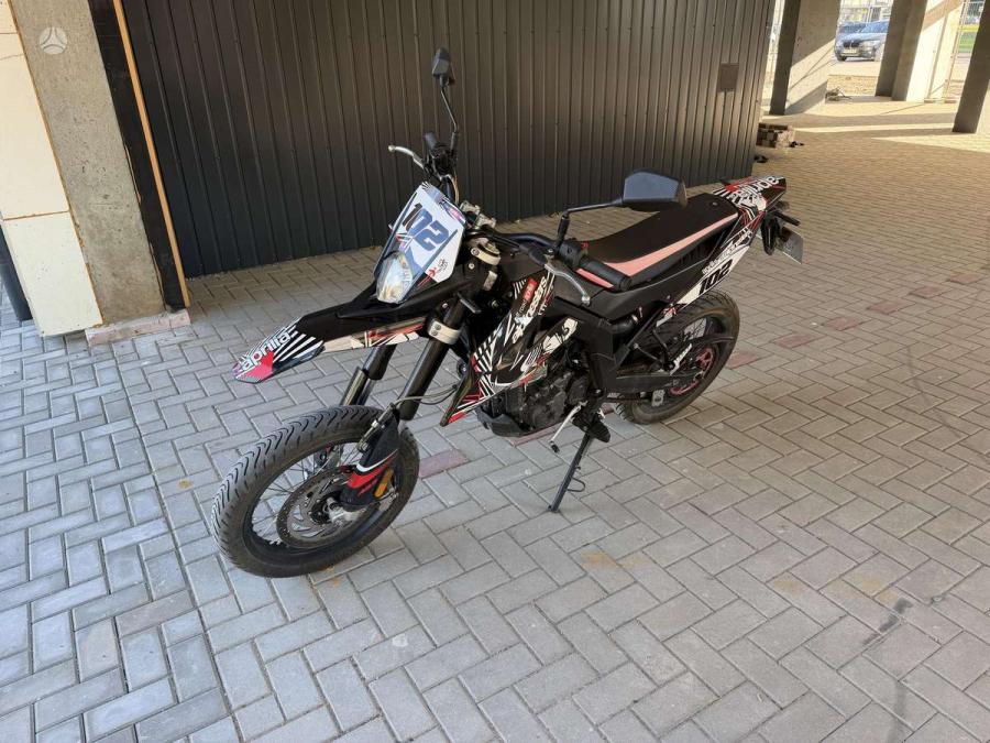 Melns Aprilia SX 2021 Kauņa, ar dzinēja tilpumu 0.13 L un nobraukumu 7 tūkst. km par 2300 €, foto 6 vietnē AUTOMOTO.COM.LV