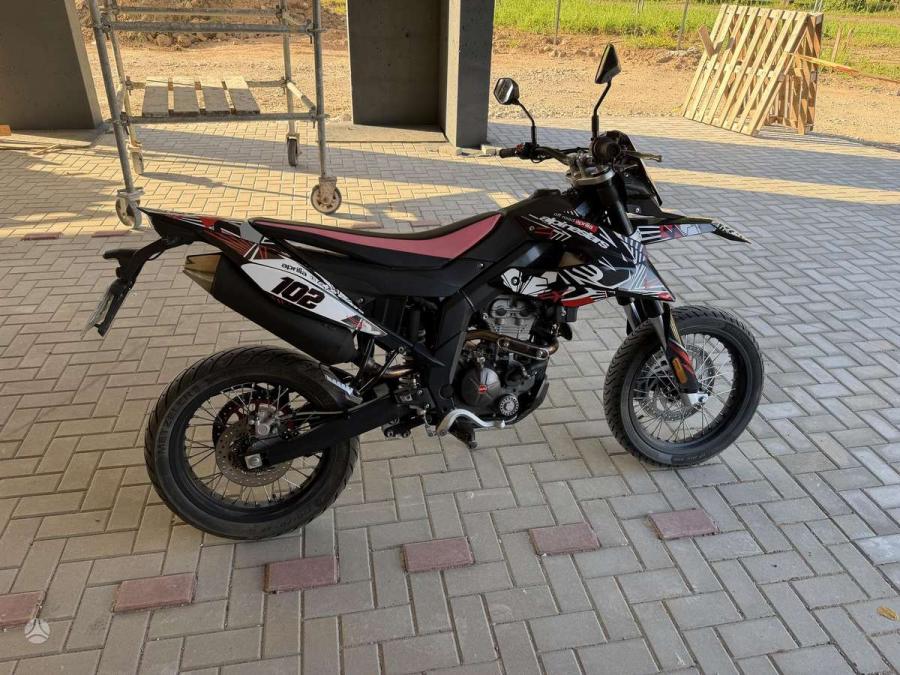 Melns Aprilia SX 2021 Kauņa, ar dzinēja tilpumu 0.13 L un nobraukumu 7 tūkst. km par 2300 €, foto 7 vietnē AUTOMOTO.COM.LV