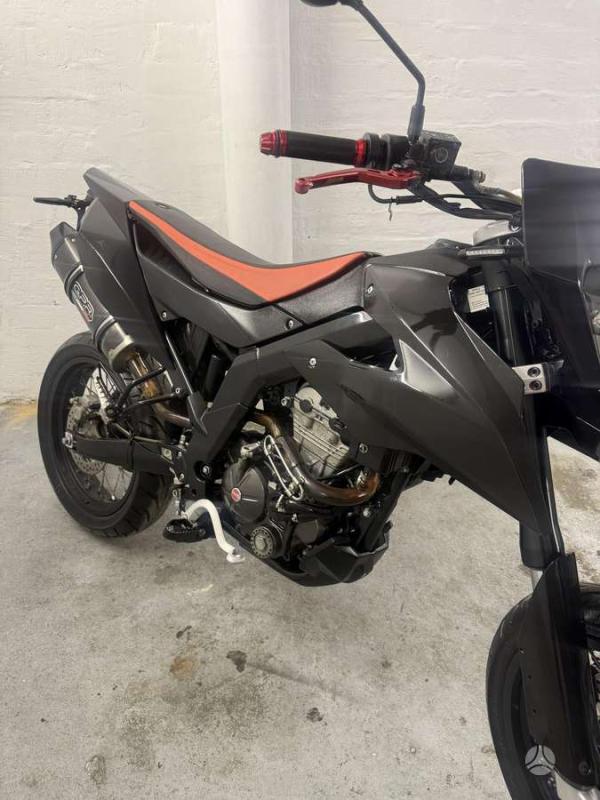 Melns Aprilia SX 2021 Marijampole, ar dzinēja tilpumu 0.13 L un nobraukumu 32 tūkst. km par 1550 €, foto 6 vietnē AUTOMOTO.COM.LV