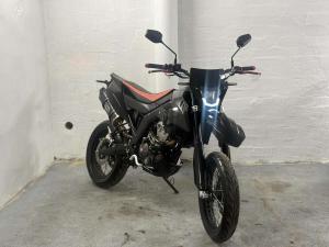 Melns Aprilia SX 2021 Marijampole, ar dzinēja tilpumu 0.13 L un nobraukumu 32 tūkst. km par 1550 €, foto  vietnē AUTOMOTO.COM.LV