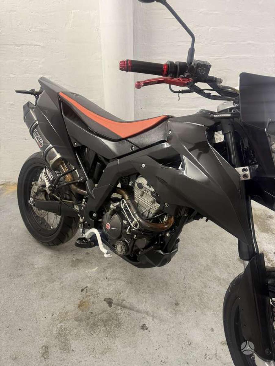 Melns Aprilia SX 2021 Marijampole, ar dzinēja tilpumu 0.13 L un nobraukumu 32 tūkst. km par 1550 €, foto 7 vietnē AUTOMOTO.COM.LV