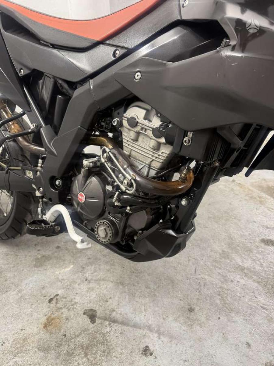 Melns Aprilia SX 2021 Marijampole, ar dzinēja tilpumu 0.13 L un nobraukumu 32 tūkst. km par 1550 €, foto 8 vietnē AUTOMOTO.COM.LV