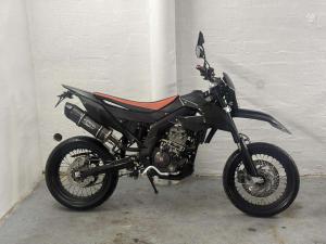 Melns Aprilia SX 2021 Marijampole, ar dzinēja tilpumu 0.13 L un nobraukumu 32 tūkst. km par 1550 €, foto 13 vietnē AUTOMOTO.COM.LV
