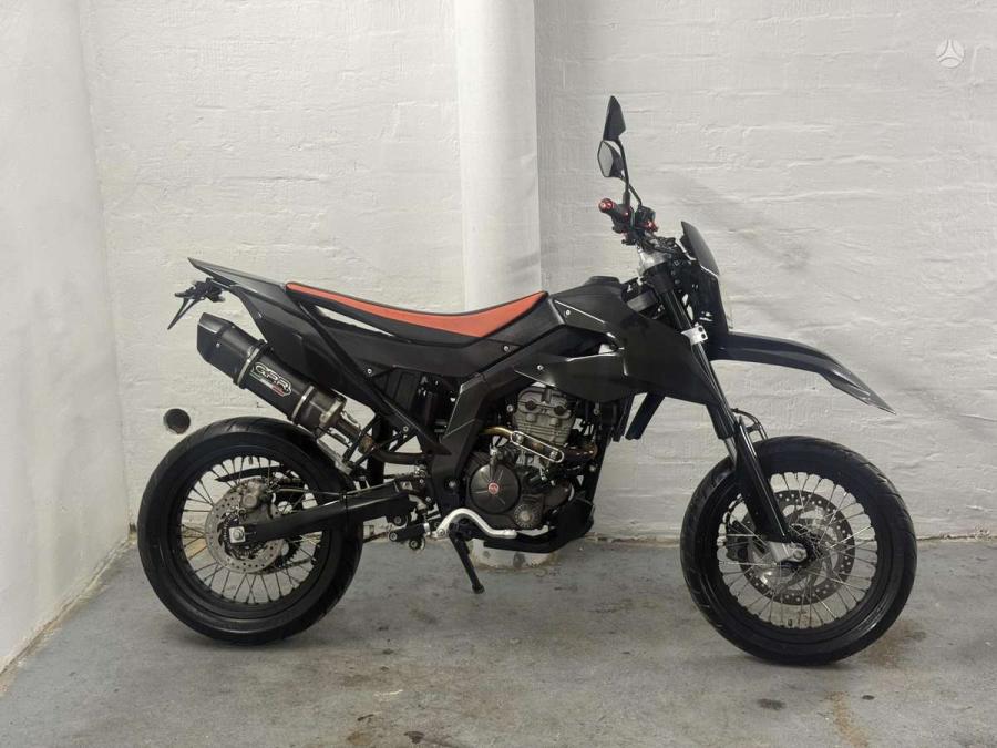 Melns Aprilia SX 2021 Marijampole, ar dzinēja tilpumu 0.13 L un nobraukumu 32 tūkst. km par 1550 €, foto 13 vietnē AUTOMOTO.COM.LV