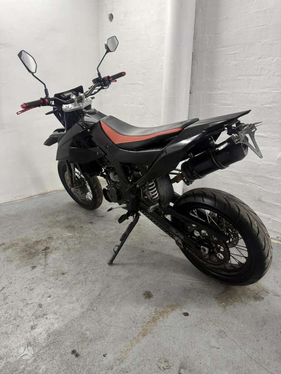 Melns Aprilia SX 2021 Marijampole, ar dzinēja tilpumu 0.13 L un nobraukumu 32 tūkst. km par 1550 €, foto 17 vietnē AUTOMOTO.COM.LV