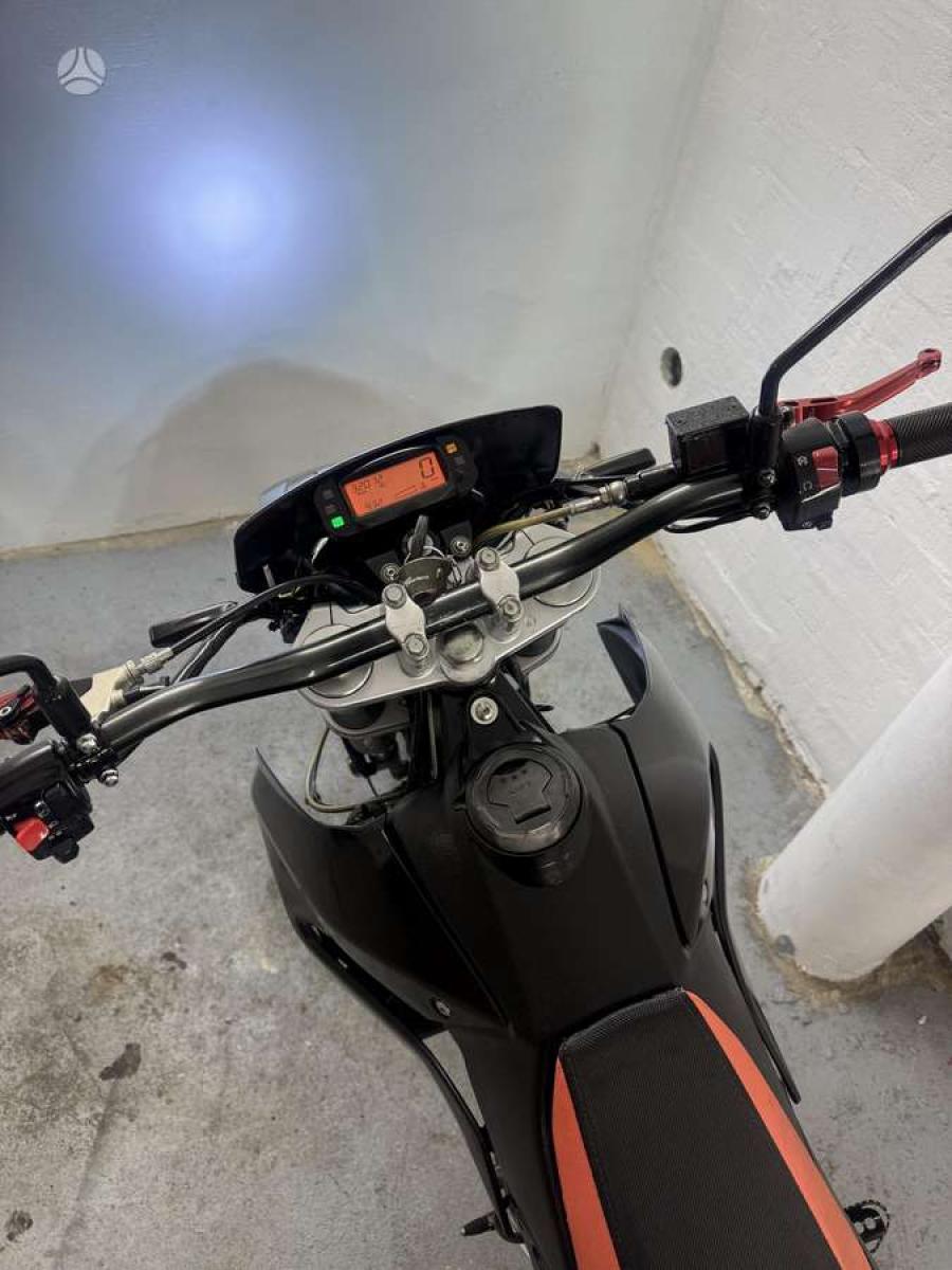 Melns Aprilia SX 2021 Marijampole, ar dzinēja tilpumu 0.13 L un nobraukumu 32 tūkst. km par 1550 €, foto 24 vietnē AUTOMOTO.COM.LV