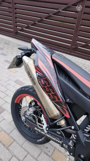 Melns Aprilia SX 2021 Kauņa, ar dzinēja tilpumu 0.12 L un nobraukumu 7 tūkst. km par 2950 €, foto 4 vietnē AUTOMOTO.COM.LV