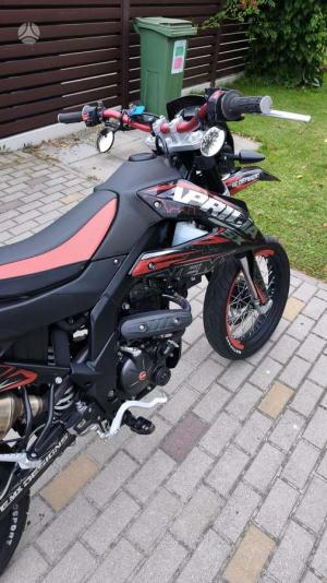 Melns Aprilia SX 2021 Kauņa, ar dzinēja tilpumu 0.12 L un nobraukumu 7 tūkst. km par 2950 €, foto 9 vietnē AUTOMOTO.COM.LV
