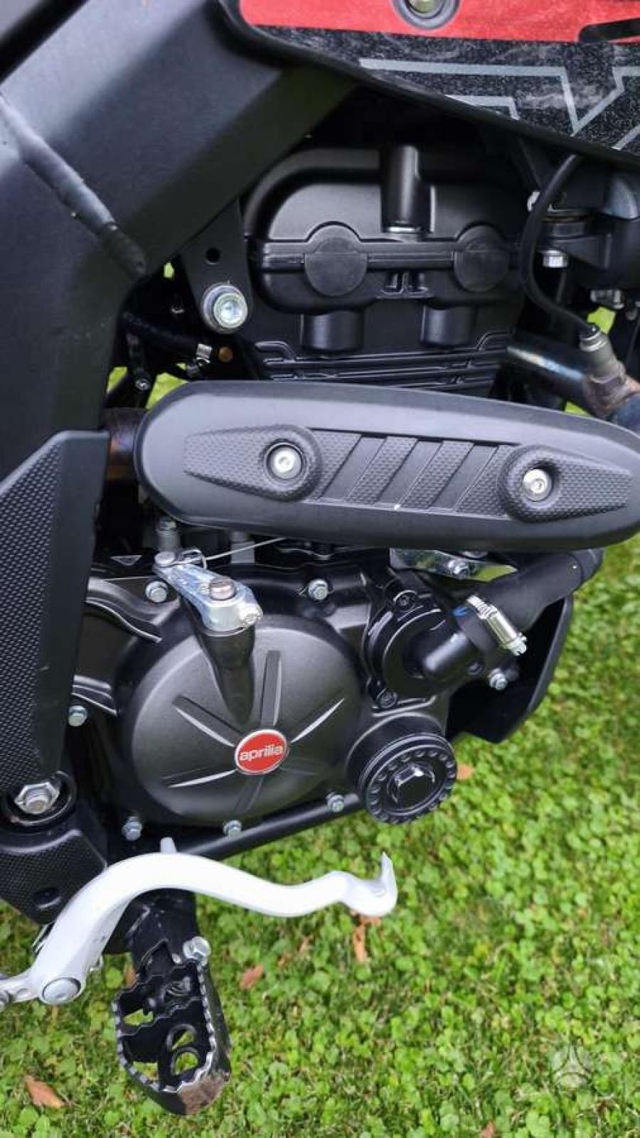 Melns Aprilia SX 2021 Kauņa, ar dzinēja tilpumu 0.12 L un nobraukumu 7 tūkst. km par 2950 €, foto 21 vietnē AUTOMOTO.COM.LV