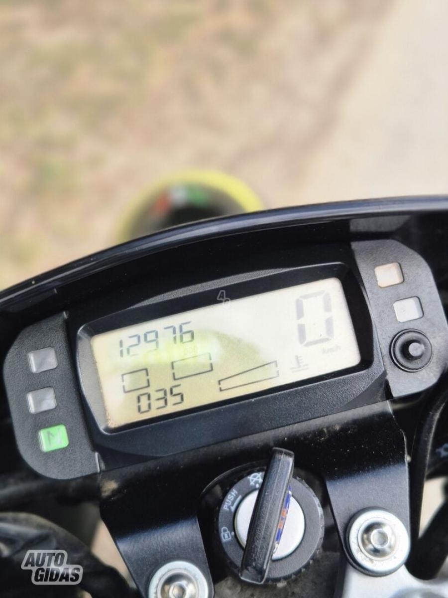 Black Aprilia SX 2022 in Prienai, with an engine capacity of 0.13 L and mileage of 13 thousand km for 1850 €, photo 30 on AUTOMOTO.COM.LV