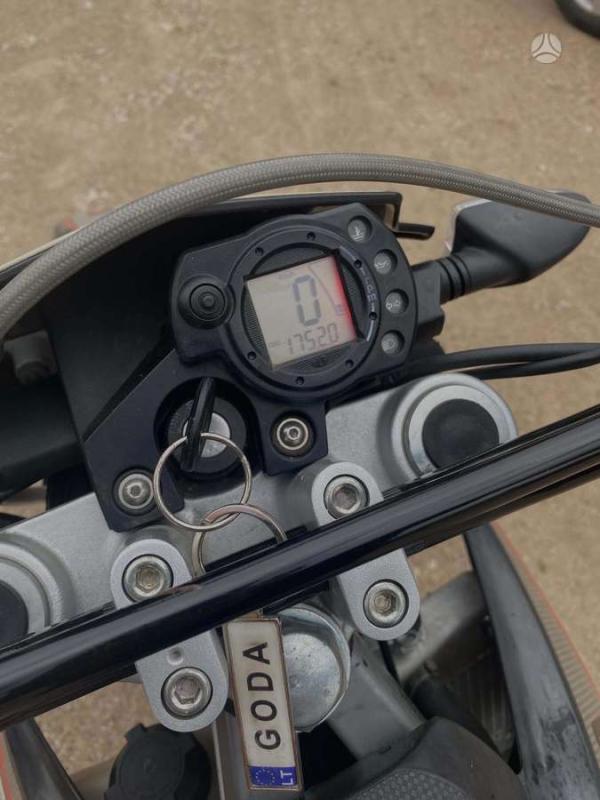 Aprilia SX 2015 Rokiškis, ar dzinēja tilpumu 50.00 L un nobraukumu 18 tūkst. km par 1600 €, foto 2 vietnē AUTOMOTO.COM.LV