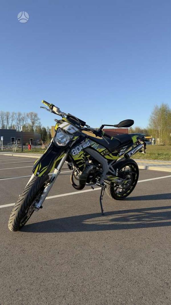 Aprilia SX 2015 Gargždai, ar dzinēja tilpumu 50.00 L un nobraukumu 16 tūkst. km par 1850 €, foto 1 vietnē AUTOMOTO.COM.LV