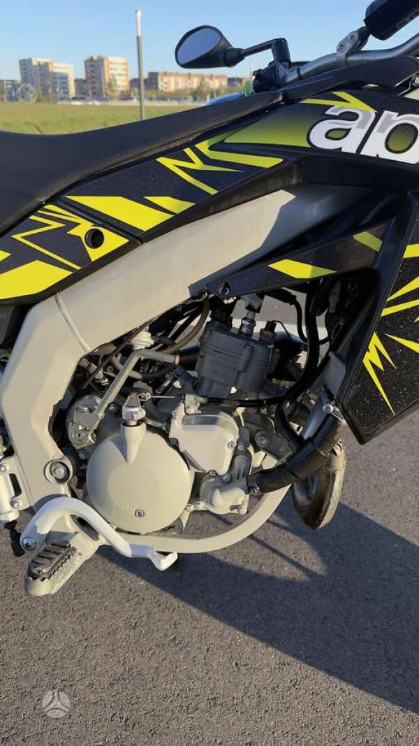 Aprilia SX 2015 Gargždai, ar dzinēja tilpumu 50.00 L un nobraukumu 16 tūkst. km par 1850 €, foto 6 vietnē AUTOMOTO.COM.LV