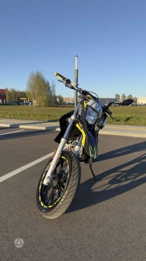 Априлия SX 2015 в Гаргждай, объемом двигателя 50.00 л и пробегом 16 тыс. км за 1850 €, фото 5 на AUTOMOTO.COM.LV
