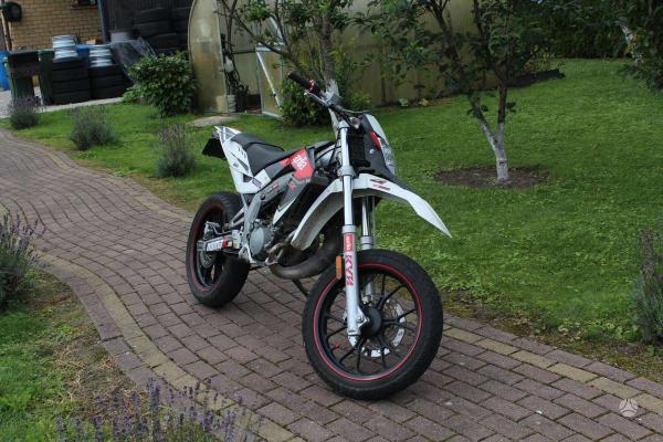 Aprilia SX 2017 in Kaunas, with an engine capacity of 50.00 L and mileage of 5 thousand km for 1700 €, photo 2 on AUTOMOTO.COM.LV