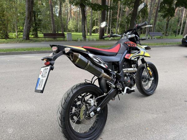 Априлия SX 2023 в Алитус на AUTOMOTO.COM.LV Априлия SX 2023 в Алитус, объемом двигателя 0.13 л и пробегом 12 тыс. км за 2299 €, фото 11 на AUTOMOTO.COM.LV