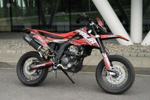 Aprilia SX 2024 Viļņa, ar dzinēja tilpumu 0.13 L un nobraukumu 16 tūkst. km par 2290 €, foto 4 vietnē AUTOMOTO.COM.LV