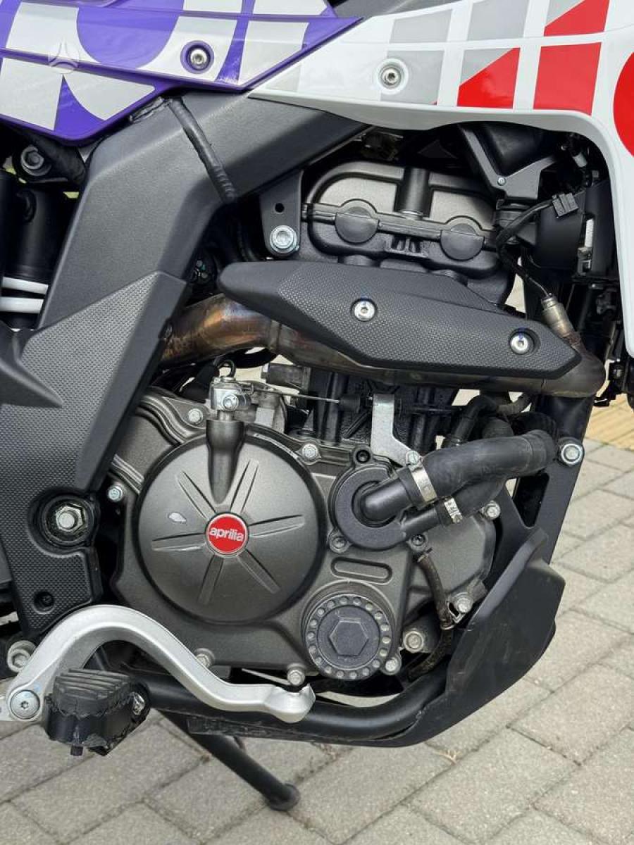 Aprilia SX 2025 Alīta, ar dzinēja tilpumu 0.13 L un nobraukumu 3 tūkst. km par 3450 €, foto 6 vietnē AUTOMOTO.COM.LV