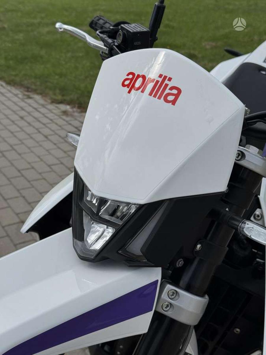 Aprilia SX 2025 Alīta, ar dzinēja tilpumu 0.13 L un nobraukumu 3 tūkst. km par 3450 €, foto 8 vietnē AUTOMOTO.COM.LV