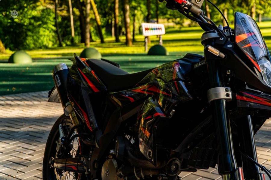 Red Aprilia SX 2021 in Kaunas, with an engine capacity of 0.13 L and mileage of 24 thousand km for 3000 €, photo 9 on AUTOMOTO.COM.LV