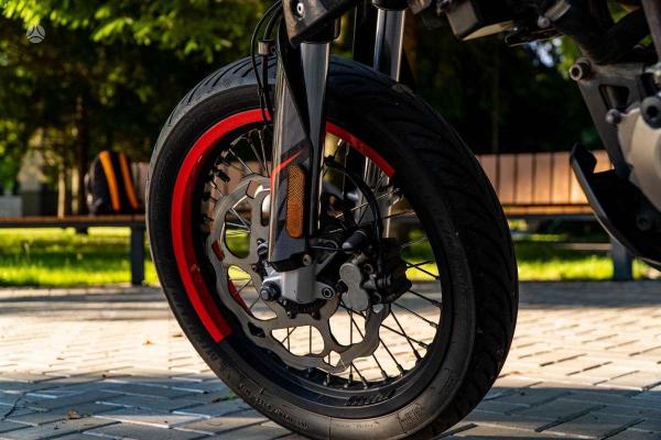 Red Aprilia SX 2021 in Kaunas, with an engine capacity of 0.13 L and mileage of 24 thousand km for 3000 €, photo 9 on AUTOMOTO.COM.LV