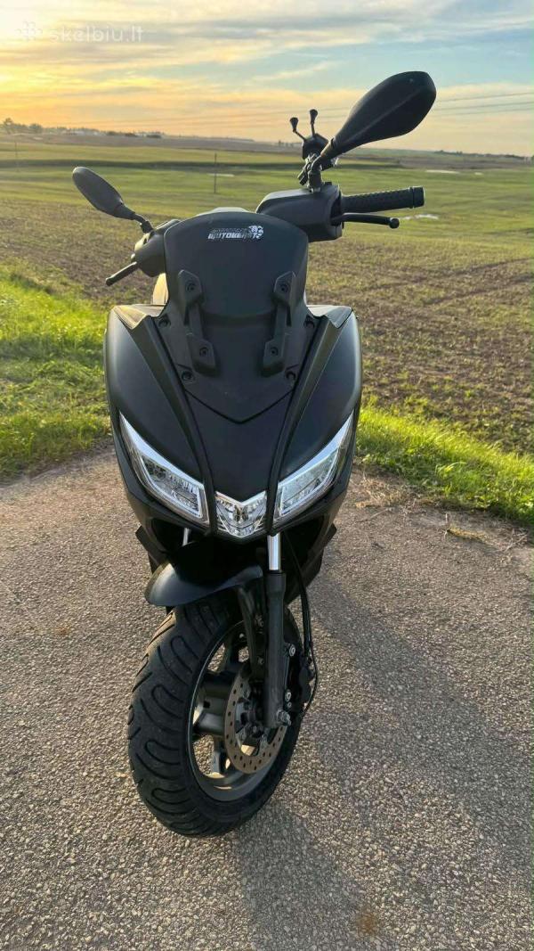 Melns Aprilia SXR 2022 Jonava, ar dzinēja tilpumu 0.00 L un nobraukumu 10 tūkst. km par 1500 €, foto 1 vietnē AUTOMOTO.COM.LV