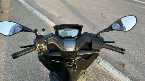 Melns Aprilia SXR 2022 Jonava, ar dzinēja tilpumu 0.00 L un nobraukumu 10 tūkst. km par 1500 €, foto 3 vietnē AUTOMOTO.COM.LV