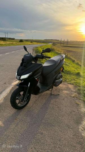 Melns Aprilia SXR 2022 Jonava, ar dzinēja tilpumu 0.00 L un nobraukumu 10 tūkst. km par 1500 €, foto 6 vietnē AUTOMOTO.COM.LV