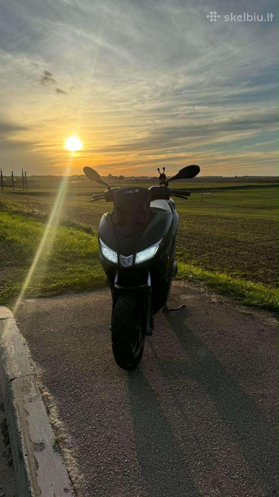 Melns Aprilia SXR 2022 Jonava, ar dzinēja tilpumu 0.00 L un nobraukumu 10 tūkst. km par 1500 €, foto 8 vietnē AUTOMOTO.COM.LV