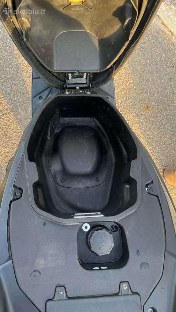 Melns Aprilia SXR 2022 Jonava, ar dzinēja tilpumu 0.00 L un nobraukumu 10 tūkst. km par 1500 €, foto 10 vietnē AUTOMOTO.COM.LV