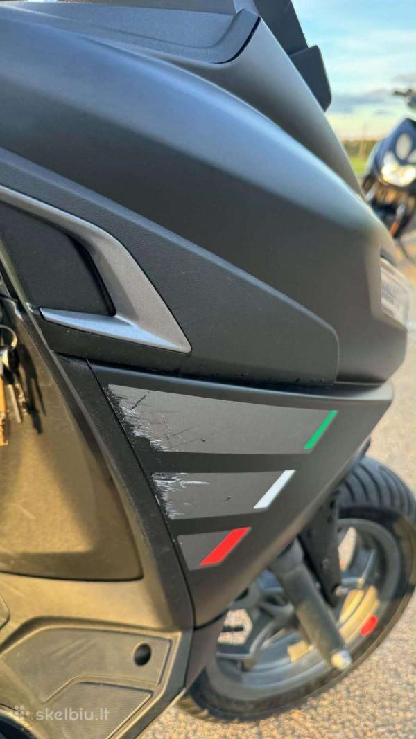 Melns Aprilia SXR 2022 Jonava, ar dzinēja tilpumu 0.00 L un nobraukumu 10 tūkst. km par 1500 €, foto 11 vietnē AUTOMOTO.COM.LV