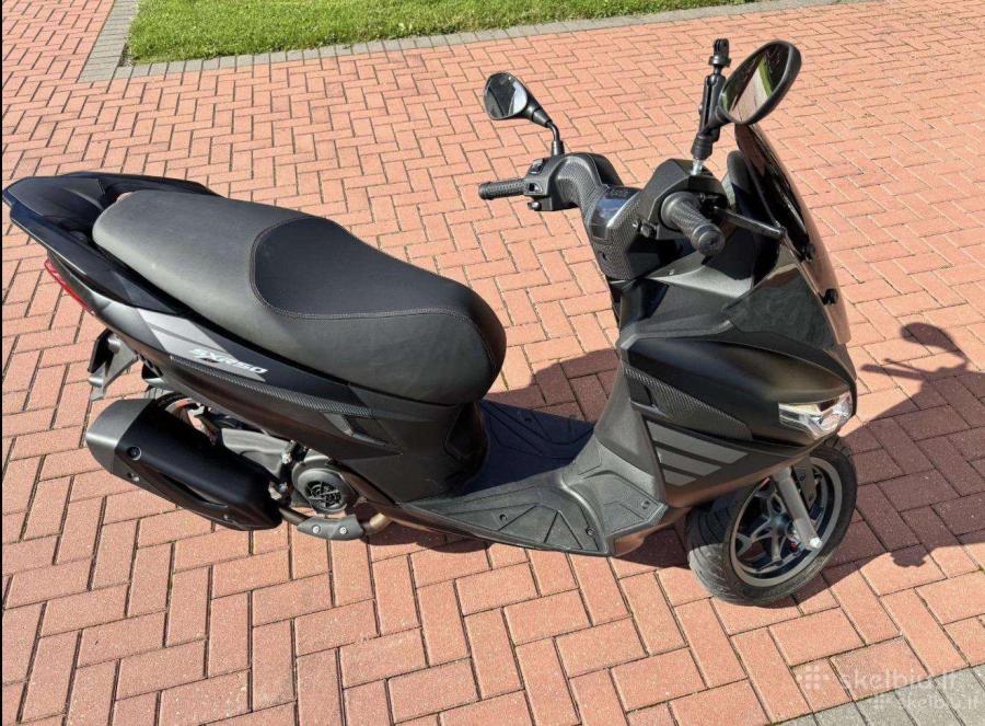 Melns Aprilia SXR 2025 Kauņa, ar dzinēja tilpumu 50.00 L un nobraukumu 1 tūkst. km par 2000 €, foto 4 vietnē AUTOMOTO.COM.LV