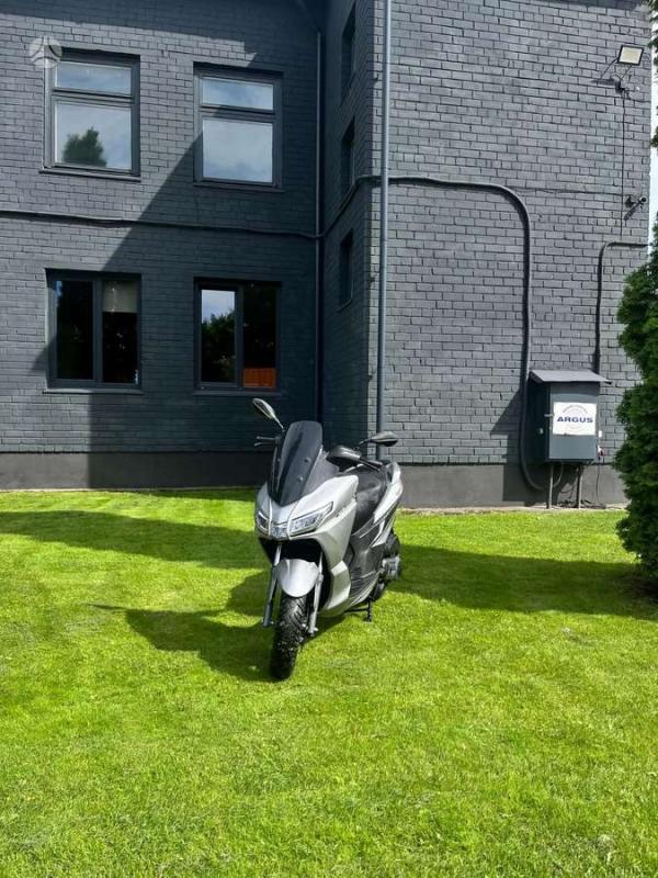 Pelēks Aprilia SXR 2023 Klaipėda, ar dzinēja tilpumu 50.00 L un nobraukumu 11 tūkst. km par 1850 €, foto 1 vietnē AUTOMOTO.COM.LV