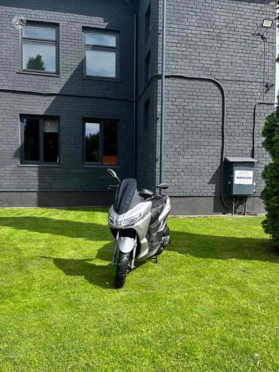 Pelēks Aprilia SXR 2023 Klaipėda, ar dzinēja tilpumu 50.00 L un nobraukumu 11 tūkst. km par 1850 €, foto 1 vietnē AUTOMOTO.COM.LV