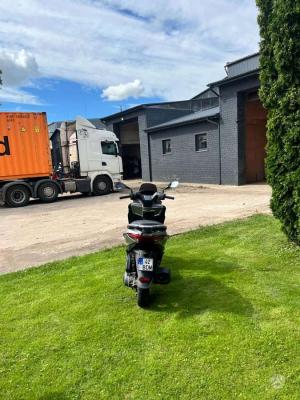 Pelēks Aprilia SXR 2023 Klaipėda, ar dzinēja tilpumu 50.00 L un nobraukumu 11 tūkst. km par 1850 €, foto 5 vietnē AUTOMOTO.COM.LV