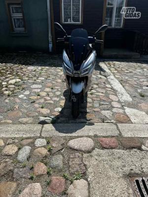 Grey Aprilia SXR 2024 in Kaunas, with an engine capacity of 0.05 L and mileage of 2 thousand km for 2150 €, photo 4 on AUTOMOTO.COM.LV