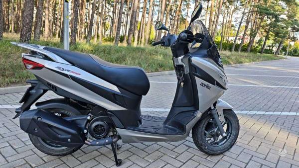 Pelēks Aprilia SXR 2024 Palanga, ar dzinēja tilpumu 50.00 L un nobraukumu 5 tūkst. km par 2000 €, foto 3 vietnē AUTOMOTO.COM.LV