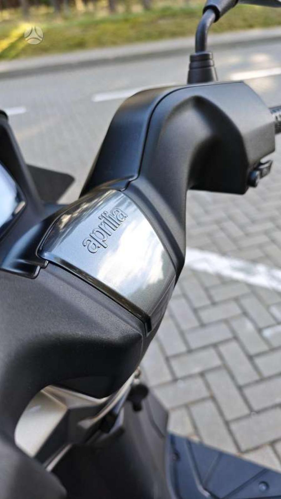 Pelēks Aprilia SXR 2024 Palanga, ar dzinēja tilpumu 50.00 L un nobraukumu 5 tūkst. km par 2000 €, foto 8 vietnē AUTOMOTO.COM.LV