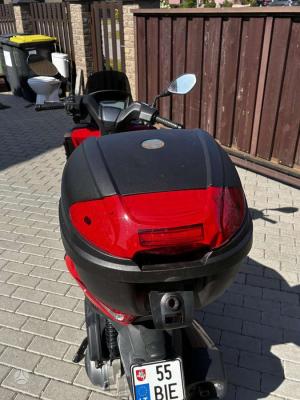 Sarkans Aprilia SXR 2021 Klaipėda, ar dzinēja tilpumu 50.00 L un nobraukumu 7 tūkst. km par 2050 €, foto 3 vietnē AUTOMOTO.COM.LV