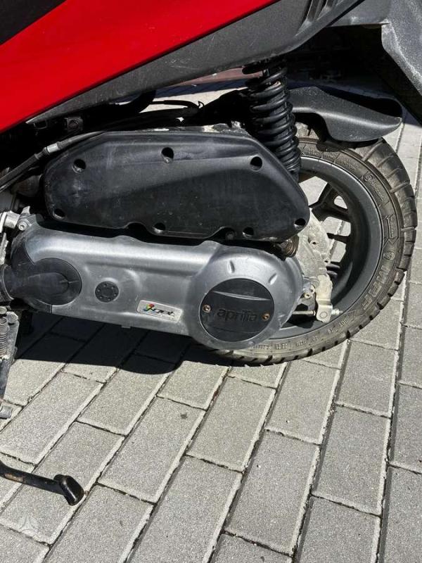 Aprilia SXR 2021 KlaipÄda vietnÄ Sarkans Aprilia SXR 2021 KlaipÄda, ar dzinÄja tilpumu 50.00 L un nobraukumu 7 tÅ«kst. km par 2050 ā¬, foto 5 vietnÄ AUTOMOTO.COM.LV