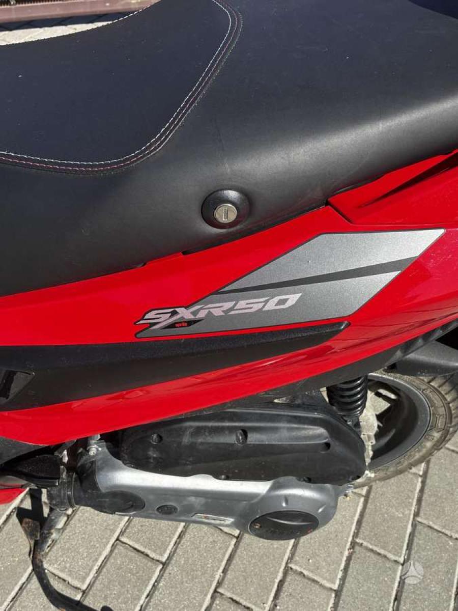 Sarkans Aprilia SXR 2021 Klaipėda, ar dzinēja tilpumu 50.00 L un nobraukumu 7 tūkst. km par 2050 €, foto 6 vietnē AUTOMOTO.COM.LV