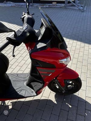 Sarkans Aprilia SXR 2021 Klaipėda, ar dzinēja tilpumu 50.00 L un nobraukumu 7 tūkst. km par 2050 €, foto 7 vietnē AUTOMOTO.COM.LV