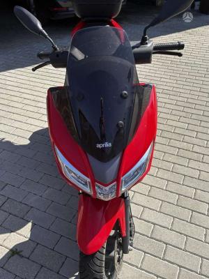 Sarkans Aprilia SXR 2021 Klaipėda, ar dzinēja tilpumu 50.00 L un nobraukumu 7 tūkst. km par 2050 €, foto 8 vietnē AUTOMOTO.COM.LV