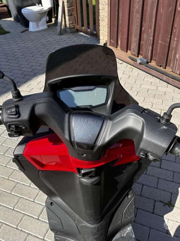 Aprilia SXR 2021 KlaipÄda vietnÄ Sarkans Aprilia SXR 2021 KlaipÄda, ar dzinÄja tilpumu 50.00 L un nobraukumu 7 tÅ«kst. km par 2050 ā¬, foto 10 vietnÄ AUTOMOTO.COM.LV