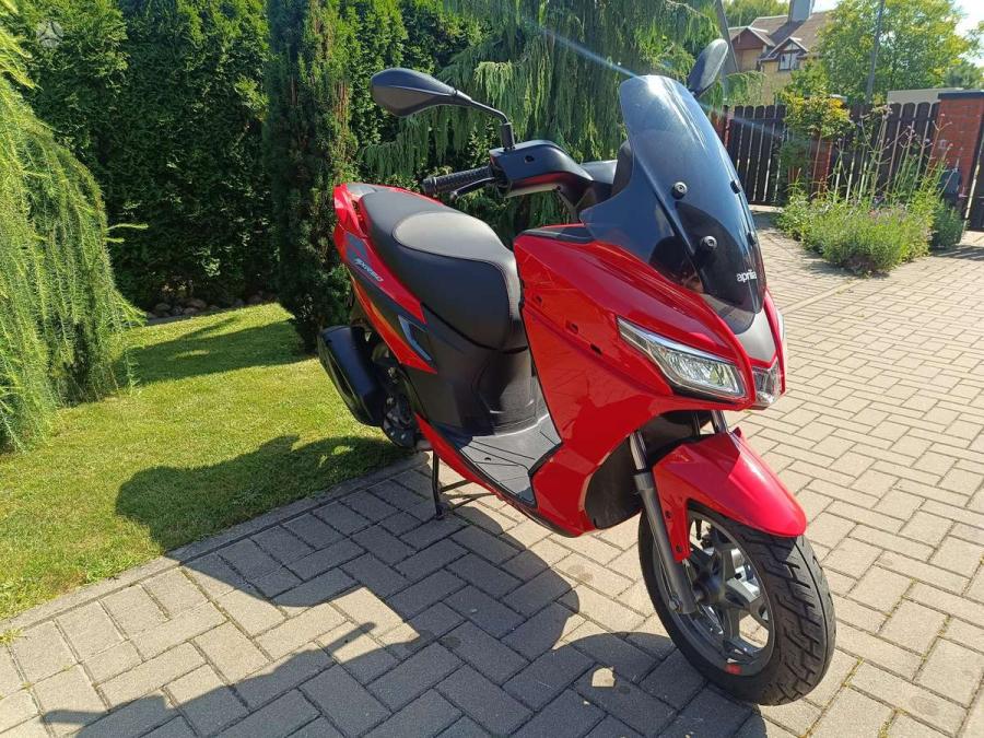 Red Aprilia SXR 2024 in Kaunas, with an engine capacity of 49.00 L and mileage of 2 thousand km for 1850 €, photo 1 on AUTOMOTO.COM.LV