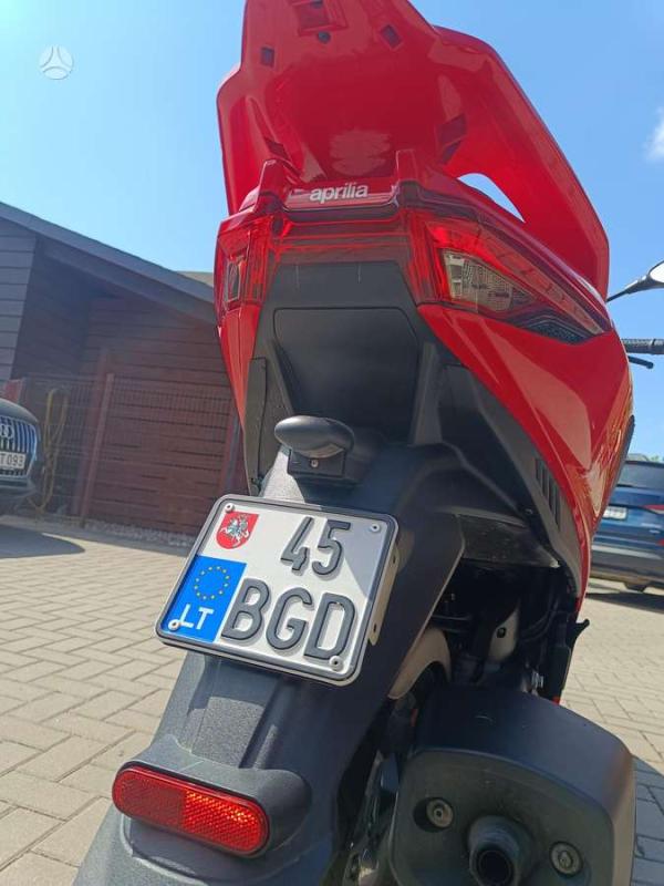 Sarkans Aprilia SXR 2024 Kauņa, ar dzinēja tilpumu 49.00 L un nobraukumu 2 tūkst. km par 1850 €, foto 7 vietnē AUTOMOTO.COM.LV