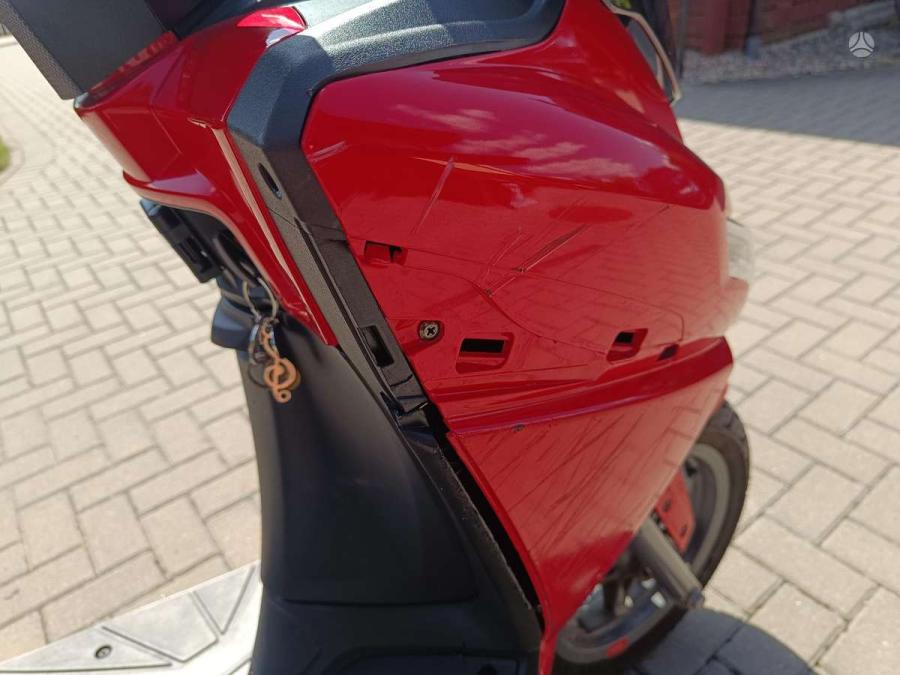 Red Aprilia SXR 2024 in Kaunas, with an engine capacity of 49.00 L and mileage of 2 thousand km for 1850 €, photo 13 on AUTOMOTO.COM.LV