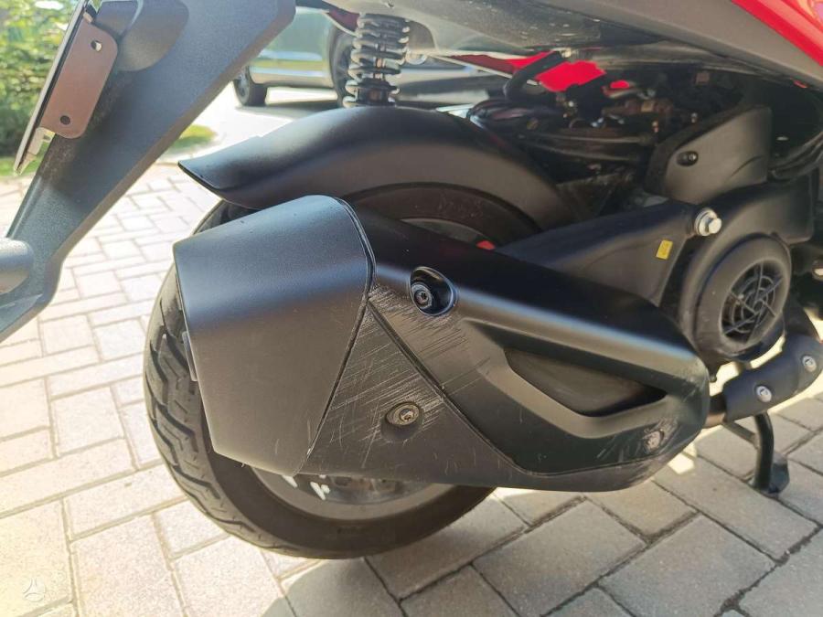 Red Aprilia SXR 2024 in Kaunas, with an engine capacity of 49.00 L and mileage of 2 thousand km for 1850 €, photo 15 on AUTOMOTO.COM.LV