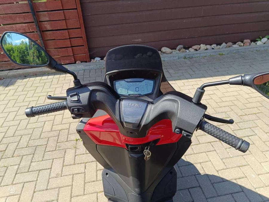 Red Aprilia SXR 2024 in Kaunas, with an engine capacity of 49.00 L and mileage of 2 thousand km for 1850 €, photo 23 on AUTOMOTO.COM.LV