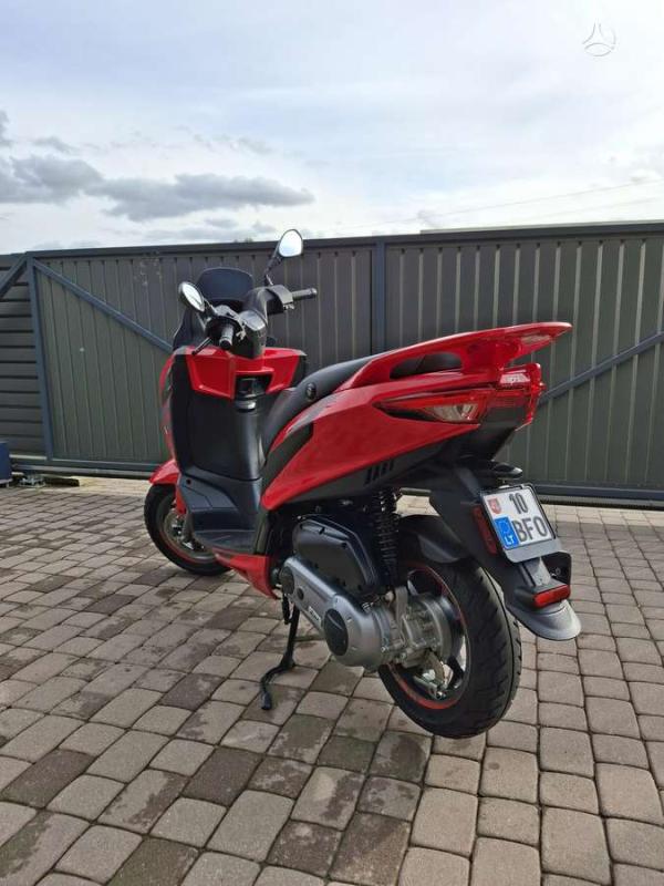 Sarkans Aprilia SXR 2024 Telšiai, ar dzinēja tilpumu 49.00 L un nobraukumu 6 tūkst. km par 1850 €, foto 4 vietnē AUTOMOTO.COM.LV
